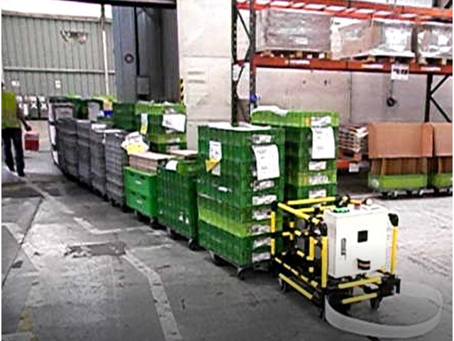 AGV (automated guided vehicle) oder Fahrerloses Transportfahrzeug (FTF ...